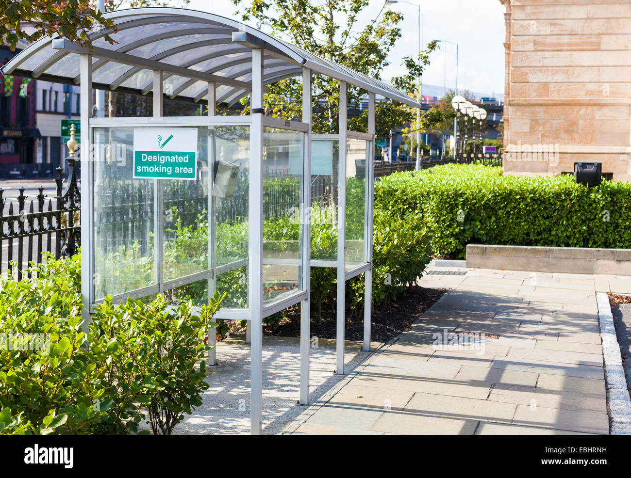 Raucherbereich Unterstand für Raucher auf dem Gelände der Kommissare ...