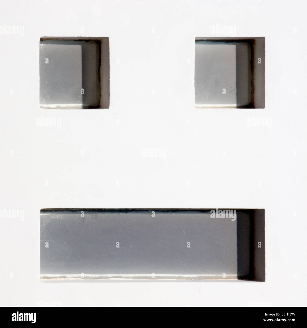 Smiley Windows. Fenster an einer Wand sah aus wie ein Smiley ...
