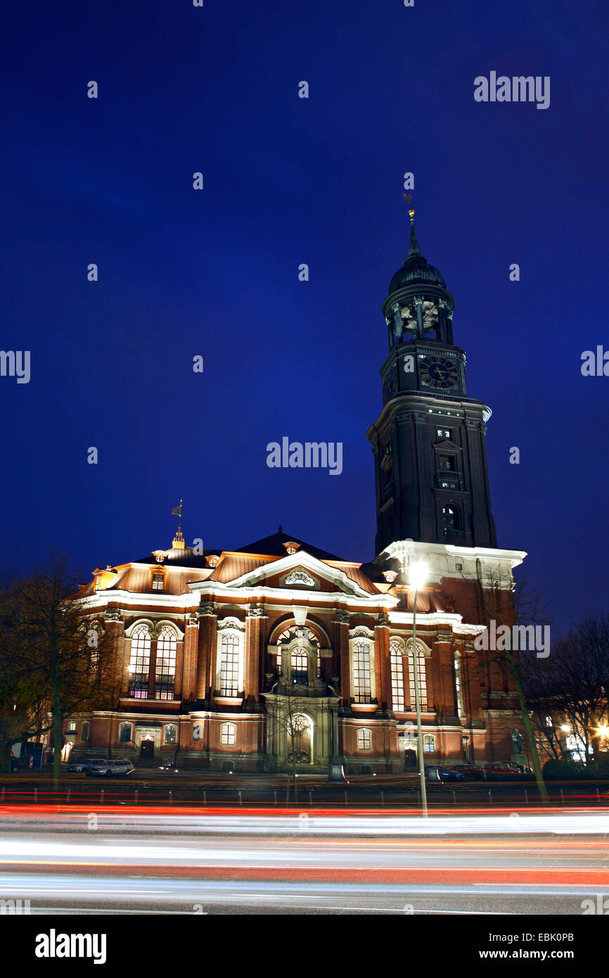 St.-Michaelis-Kirche bei Nacht, Deutschland, Hamburg Stockfotografie ...