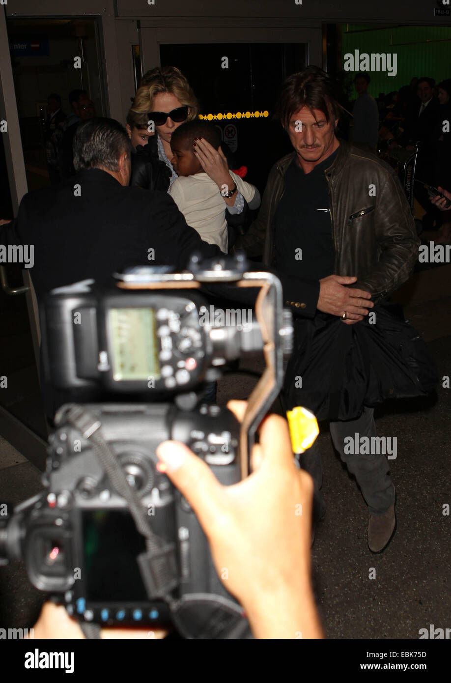 Charlize Theron mit Sean Penn und Sohn Jackson am Los Angeles ...
