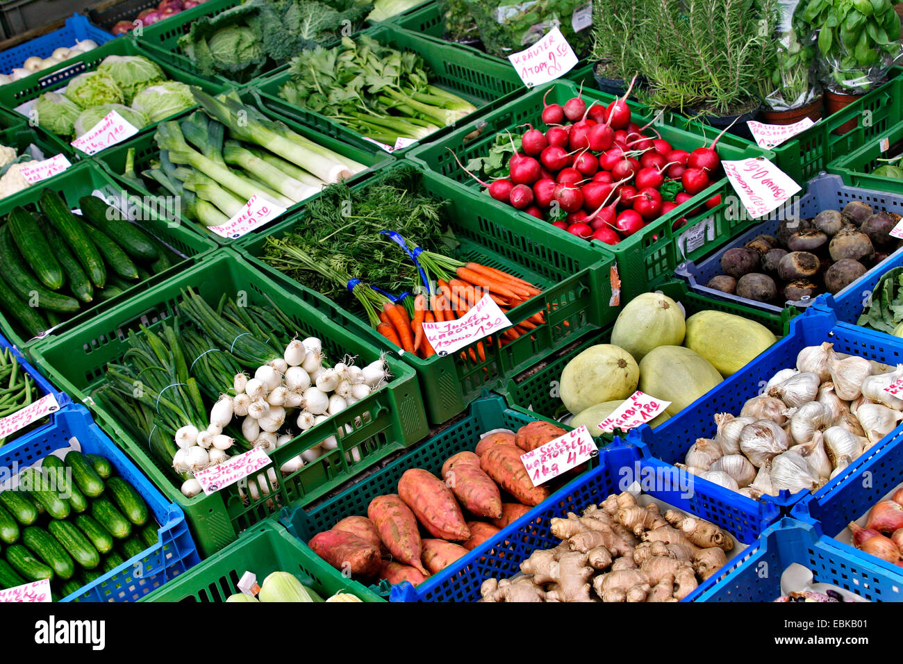 German fruit vegetable market stand -Fotos und -Bildmaterial in hoher ...