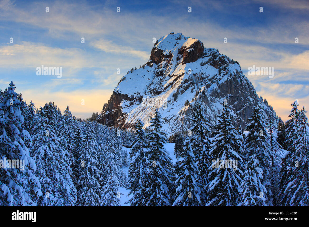 Mythen mountain in -Fotos und -Bildmaterial in hoher Auflösung – Alamy