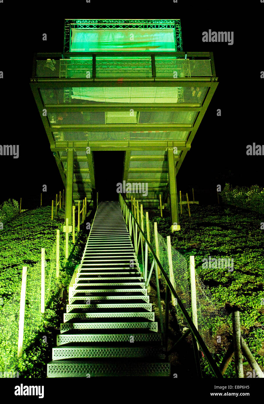 beleuchtete Treppe auf die Halde Halde am ehemaligen Kohle abbauen ...