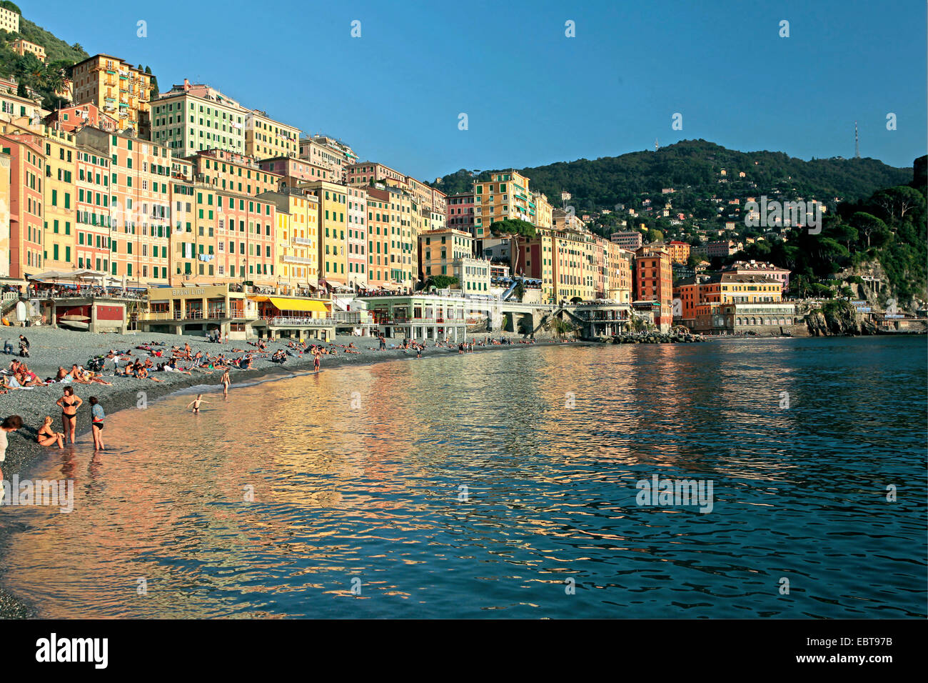 Genua bucht -Fotos und -Bildmaterial in hoher Auflösung – Alamy