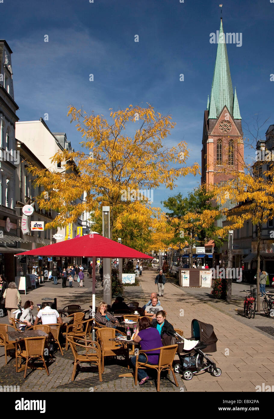 Stadt Herne mit St. Bonifatius-Kirche auf der Bahnhofstrasse ...