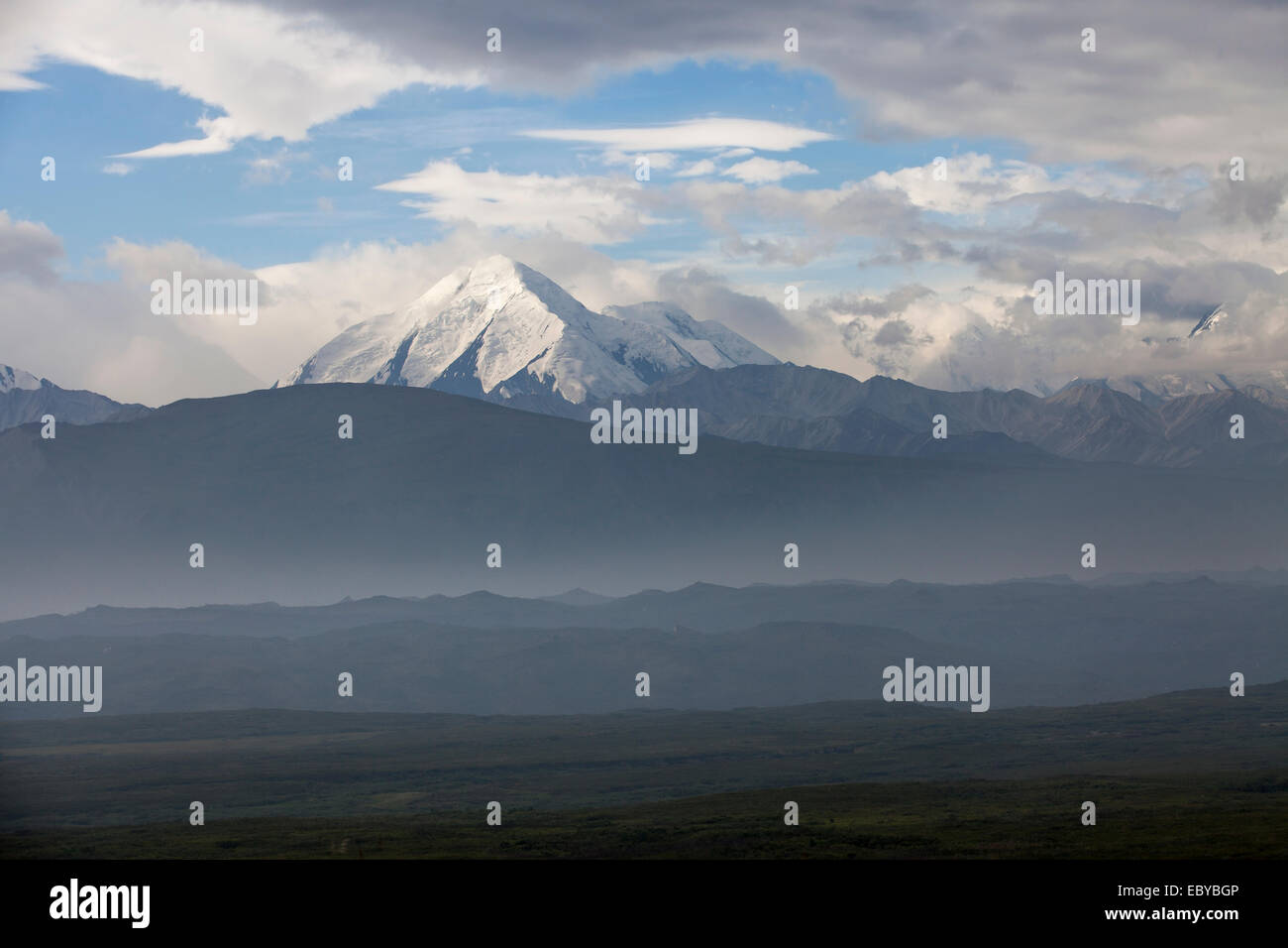Berge im denali nationalpark -Fotos und -Bildmaterial in hoher ...