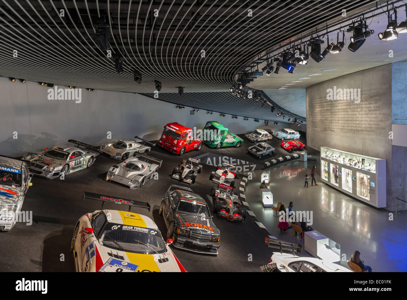 Mercedes Benz Museum Stuttgart Deutschland Stockfotografie Alamy Mercedes Benz Museum Stuttgart Deutschland Stockfotografie Alamy