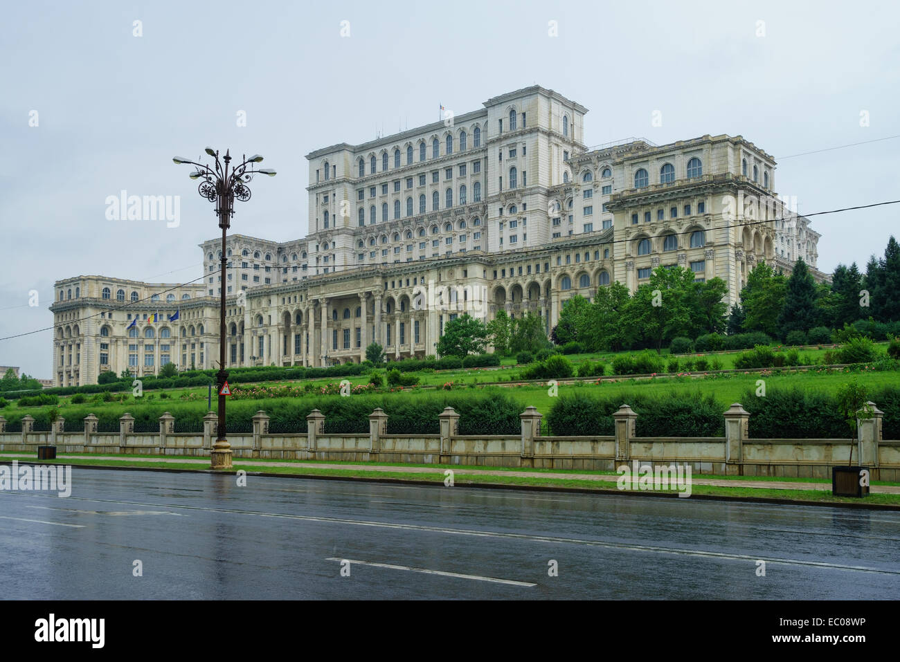 Nicolae ceausescu palast -Fotos und -Bildmaterial in hoher Auflösung ...