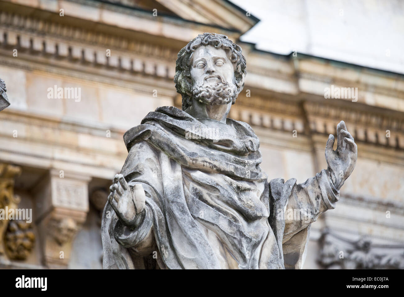 Kirche und Statuen Von Heiligen Krakow Stockfotos und -bilder Kaufen - Alamy