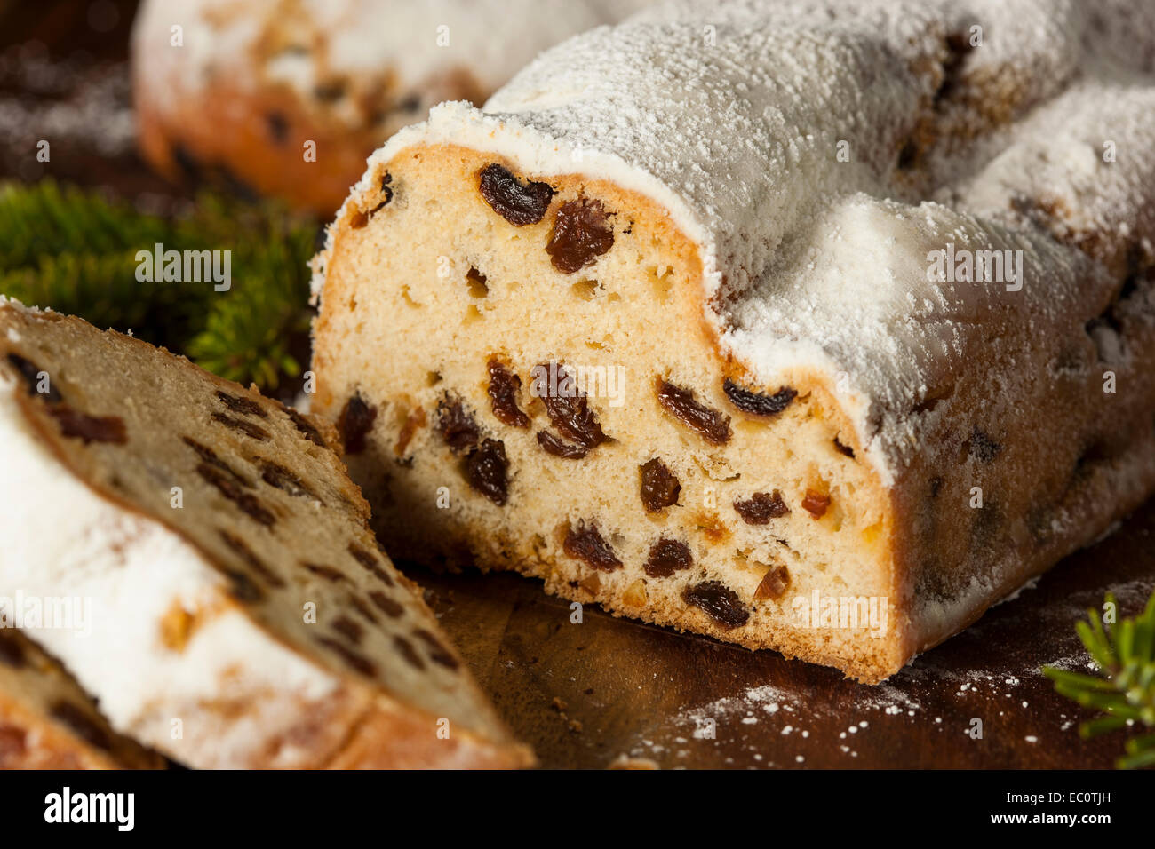 Festliche Weihnachten deutsche Stollen Brot mit Puderzucker ...