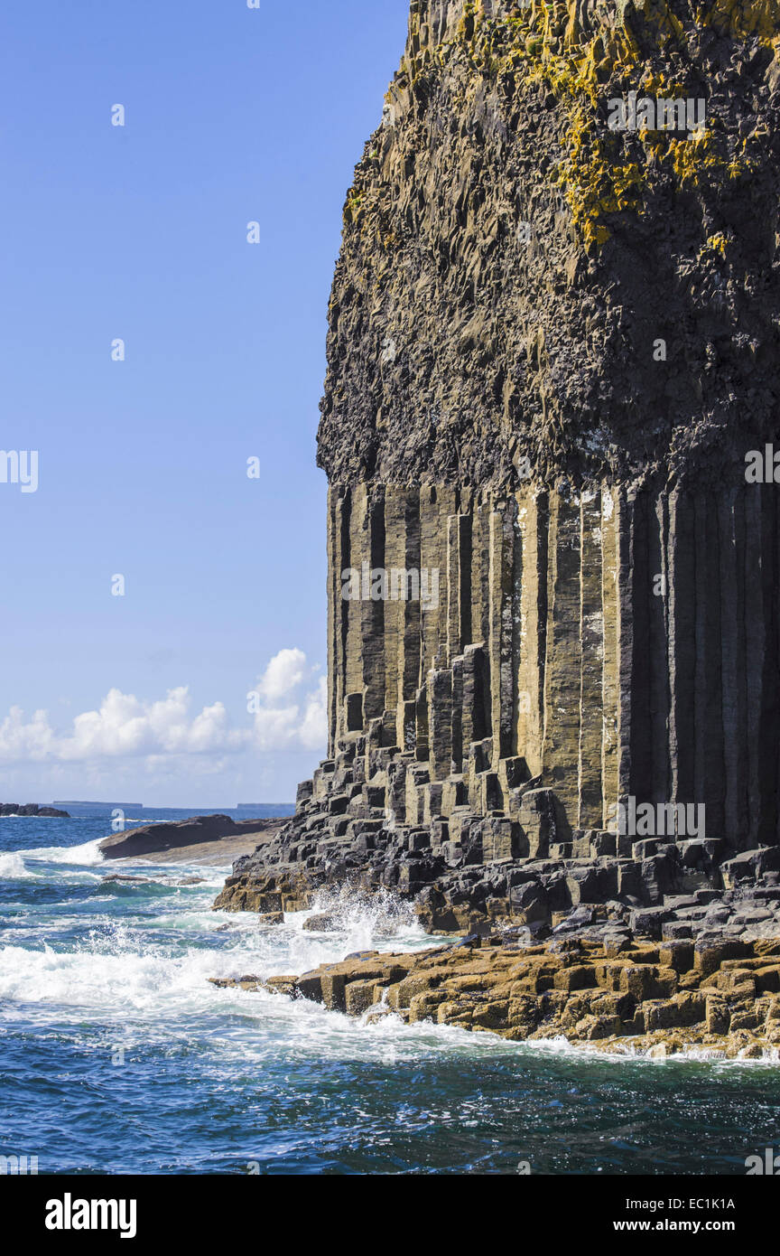 Basalt Dach und Spalte Struktur von Fingal's Cave, Staffa; aus der West ...