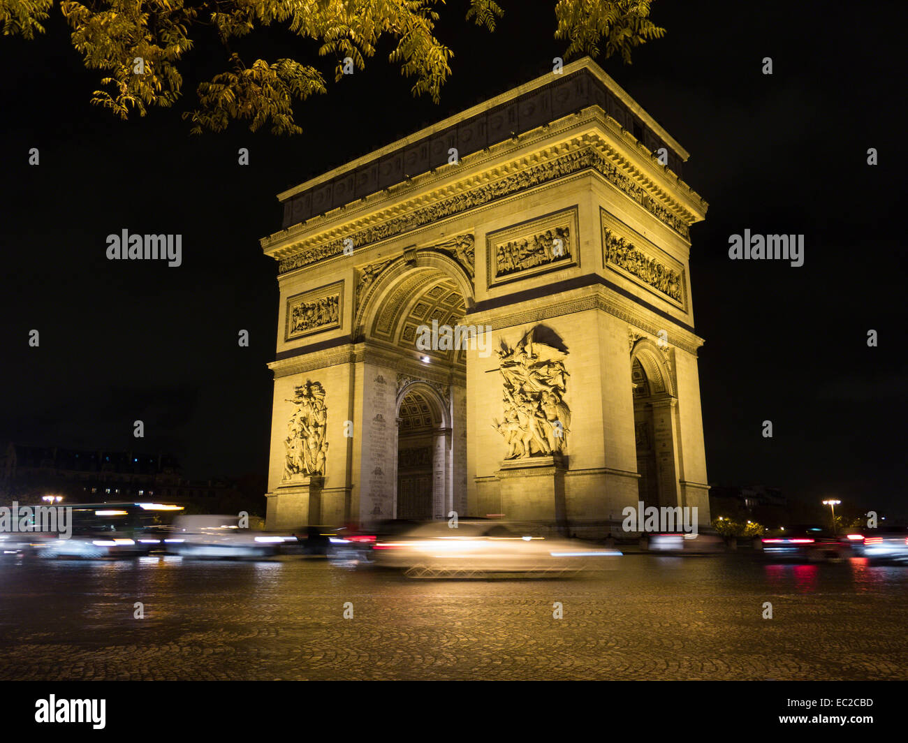 Arc de triomphe paris nacht -Fotos und -Bildmaterial in hoher Auflösung ...