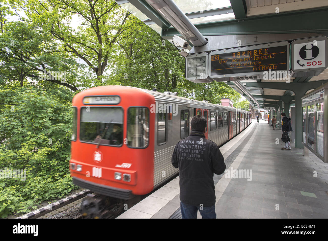 U bahn abteil -Fotos und -Bildmaterial in hoher Auflösung – Alamy