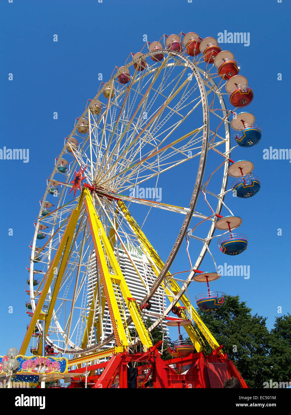 Originales riesenrad -Fotos und -Bildmaterial in hoher Auflösung – Alamy