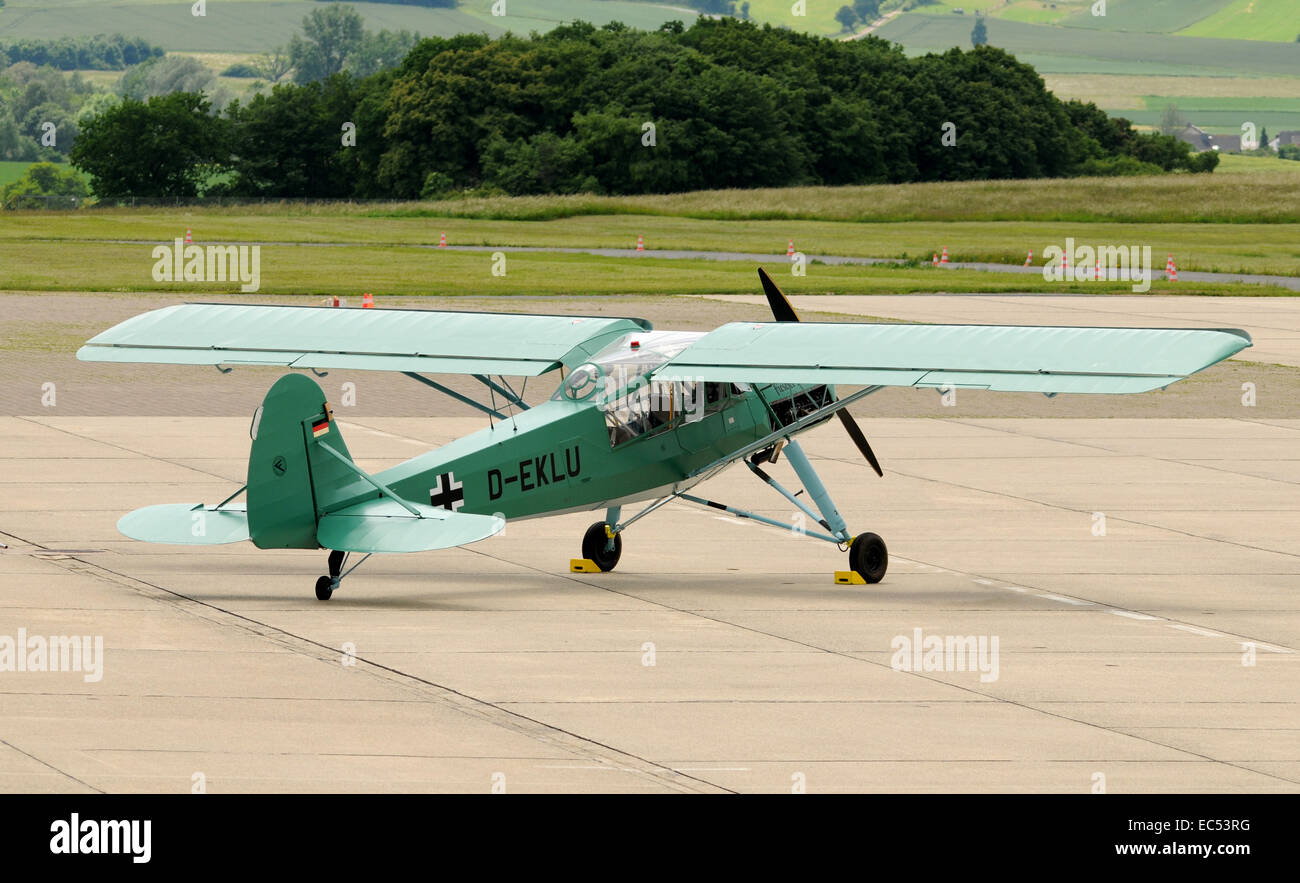 Fieseler fi 156 storch -Fotos und -Bildmaterial in hoher Auflösung – Alamy