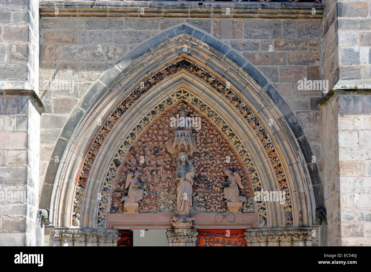 Elisabethkirche, marburg -Fotos und -Bildmaterial in hoher Auflösung ...
