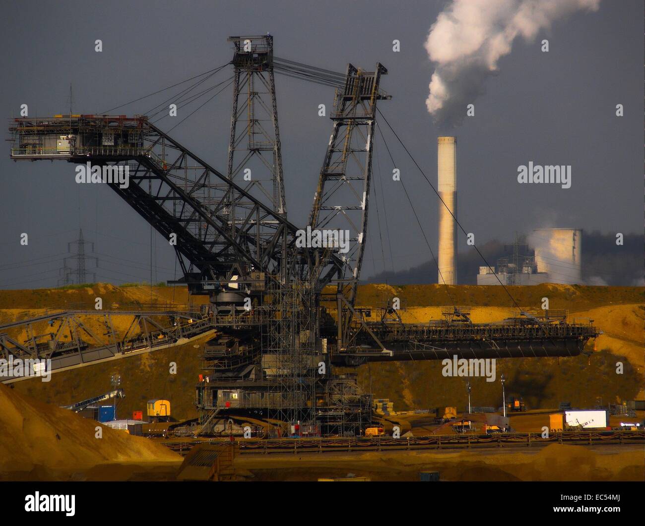 Coal mining excavator -Fotos und -Bildmaterial in hoher Auflösung – Alamy