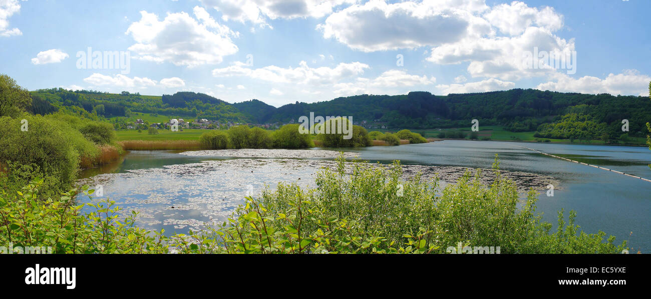 Maar Meerfeld in der vulkanischen Eifel panorama Stockfotografie - Alamy