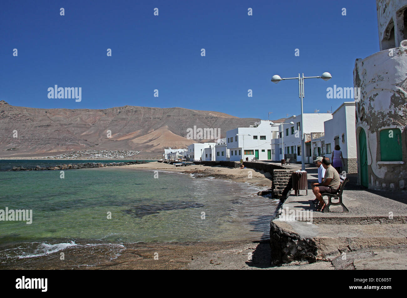 La Caleta Famara, Lanzarote, Spanien Stockfotografie - Alamy