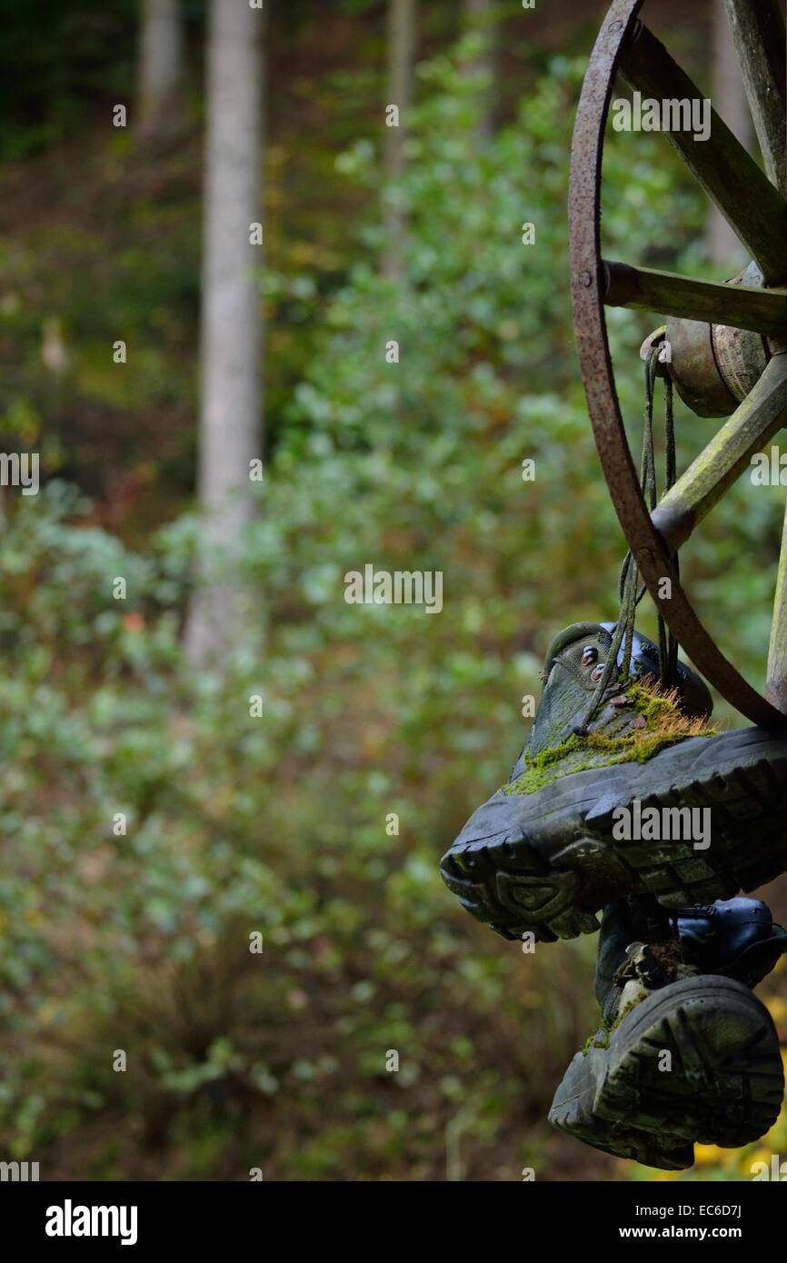 Alte wanderschuhe -Fotos und -Bildmaterial in hoher Auflösung – Alamy