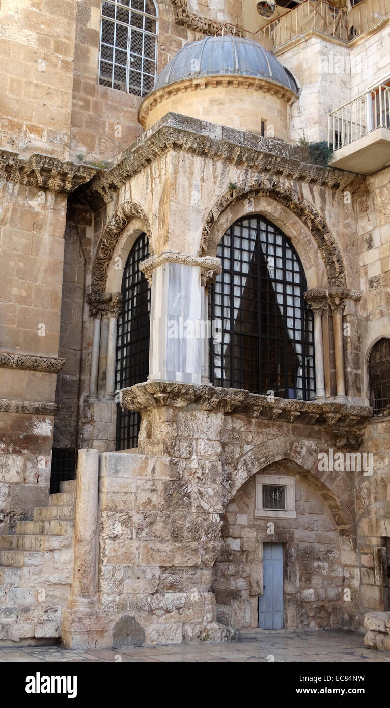 Die Kirche des Heiligen Grabes in Jerusalem wird als der Ort der Kreuzigung und des Grabes von ...