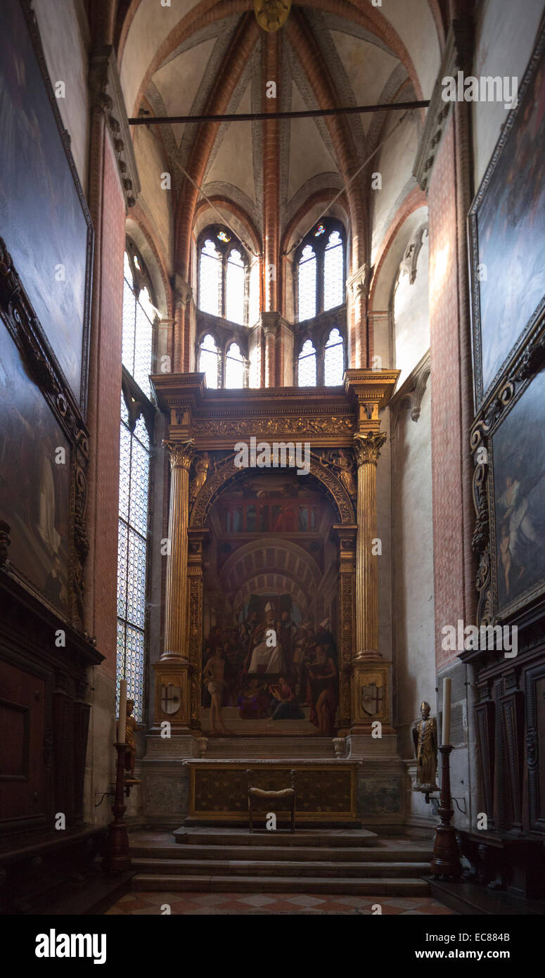 Grab von Monteverdi, Basilica di Santa Maria Gloriosa dei Frari, Venedig Stockfotografie - Alamy