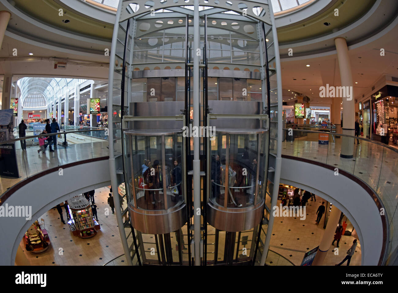 Einen Überblick über die Roosevelt Field indoor Mall in Garden City ...