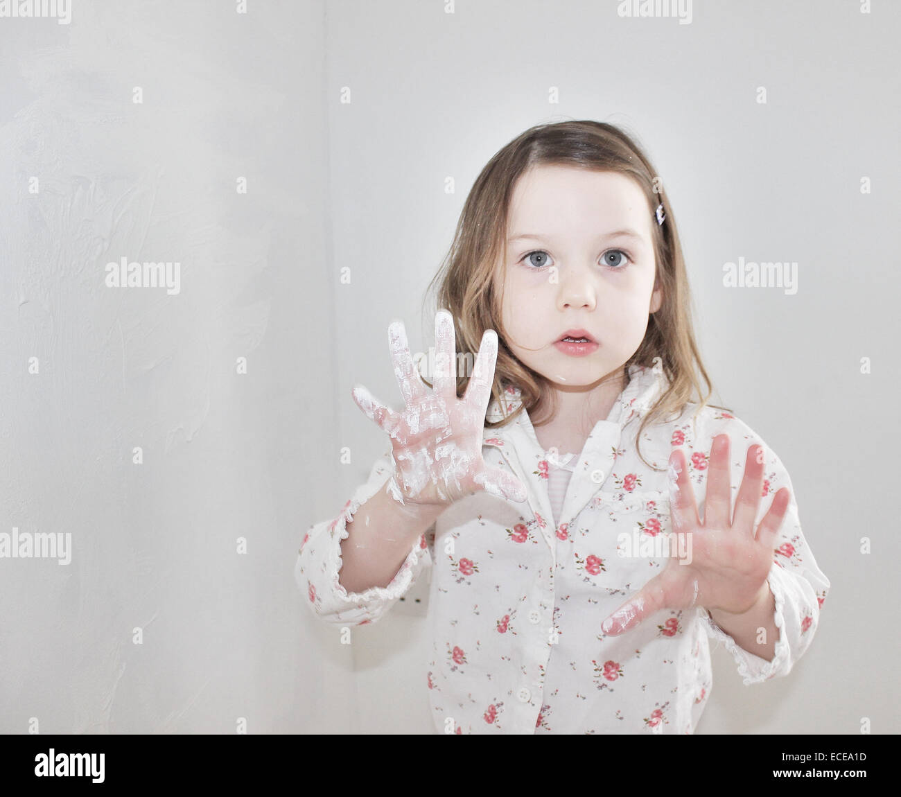 Nasses mädchen -Fotos und -Bildmaterial in hoher Auflösung – Alamy