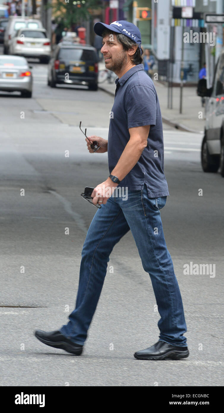 "Everybody Loves Raymond" Ray Ramano unterwegs in New York mit Stern ...
