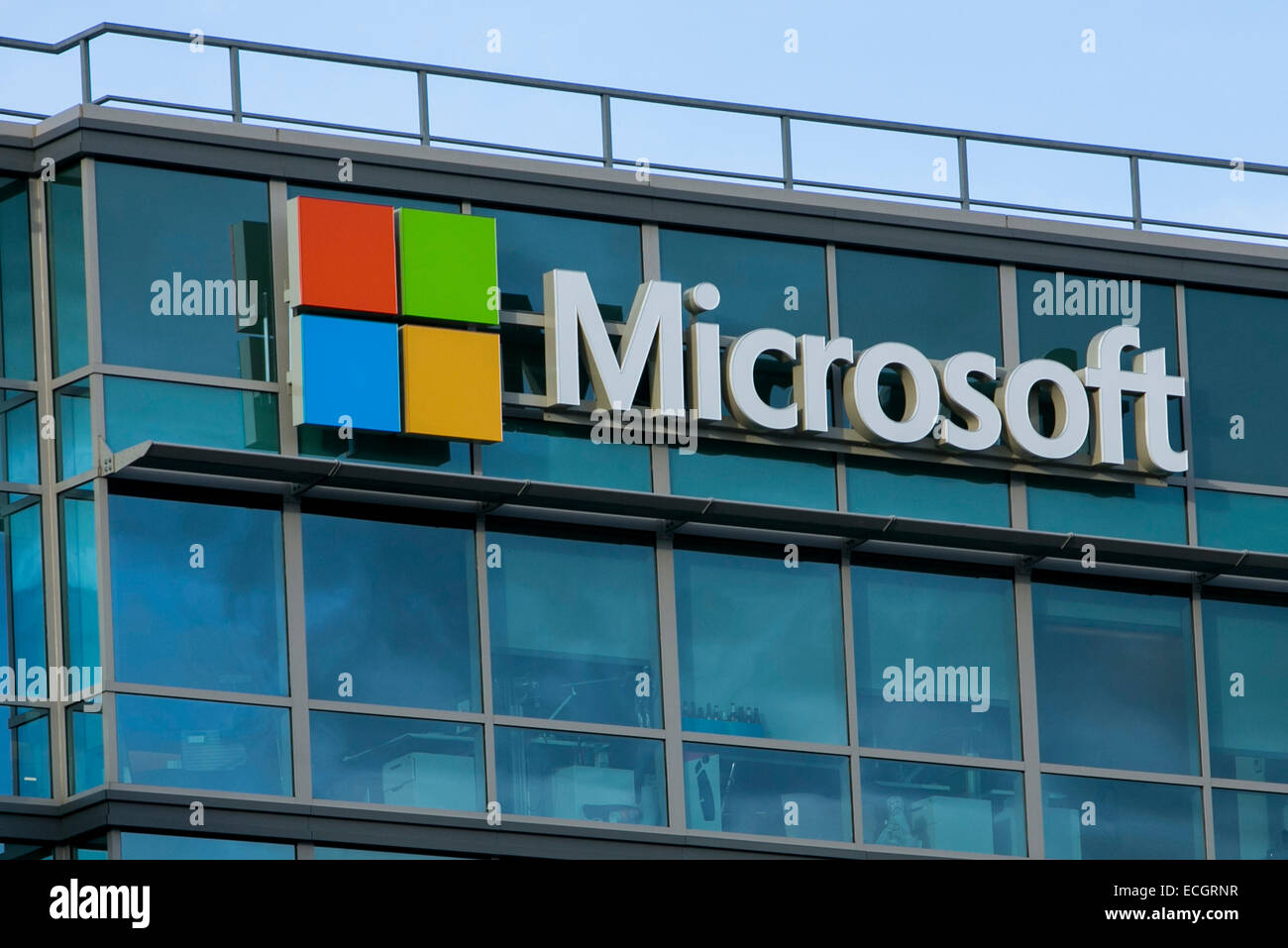 Microsoft logo sign building -Fotos und -Bildmaterial in hoher ...