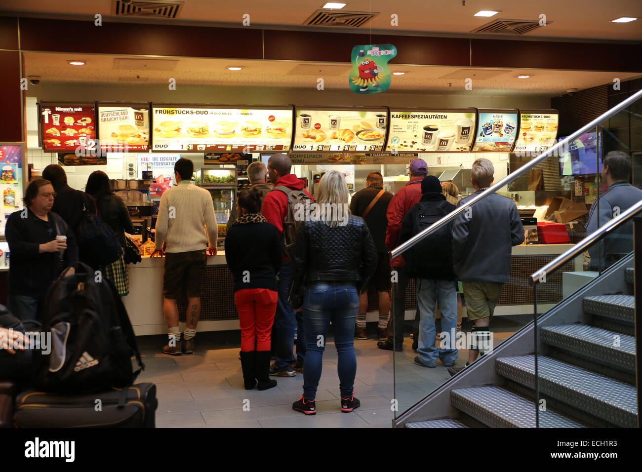 McDonald Mcdonalds Restaurant Lineup Europa Deutschland Stockfotografie ...