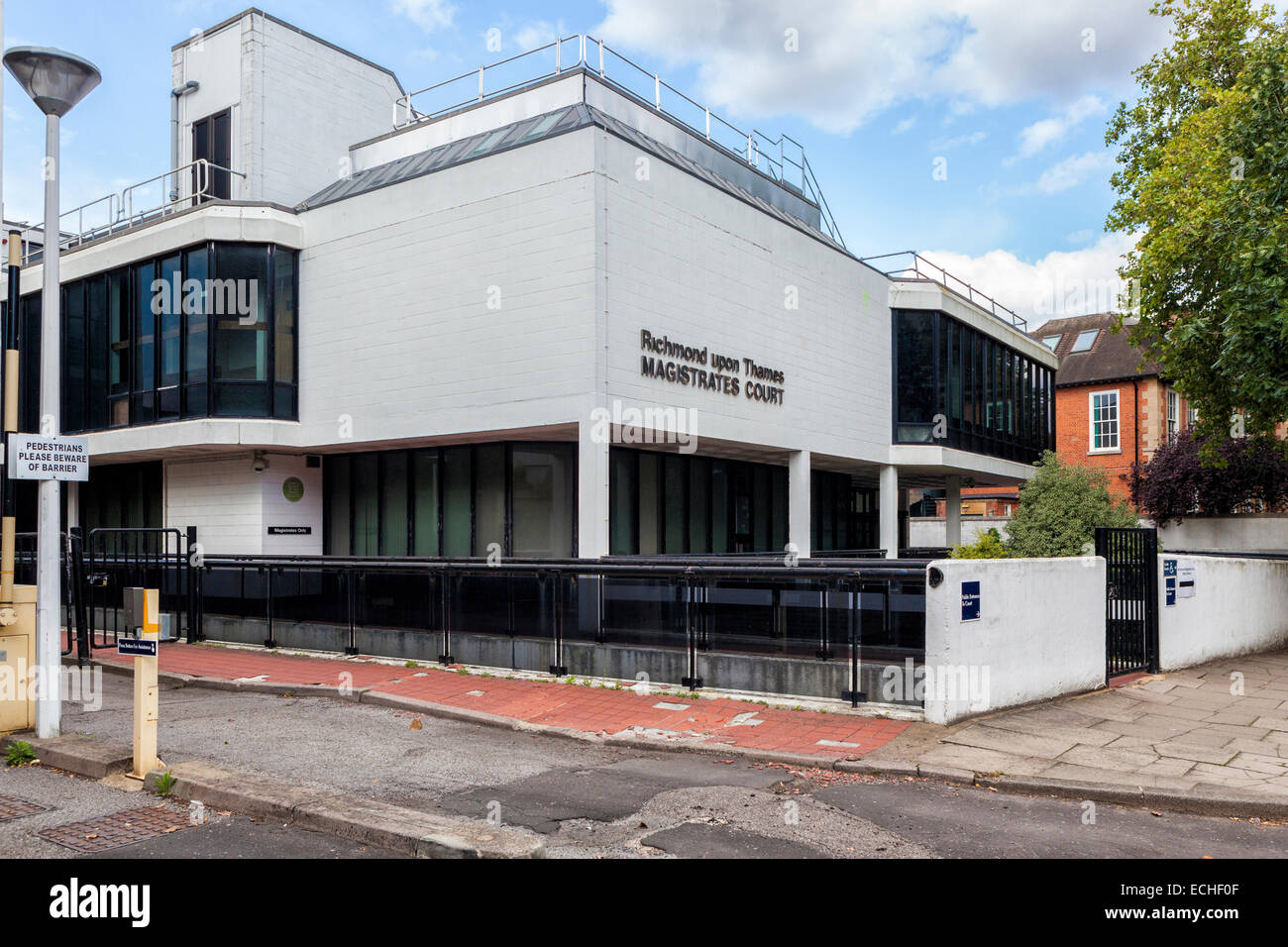 Thames magistrates court -Fotos und -Bildmaterial in hoher Auflösung ...