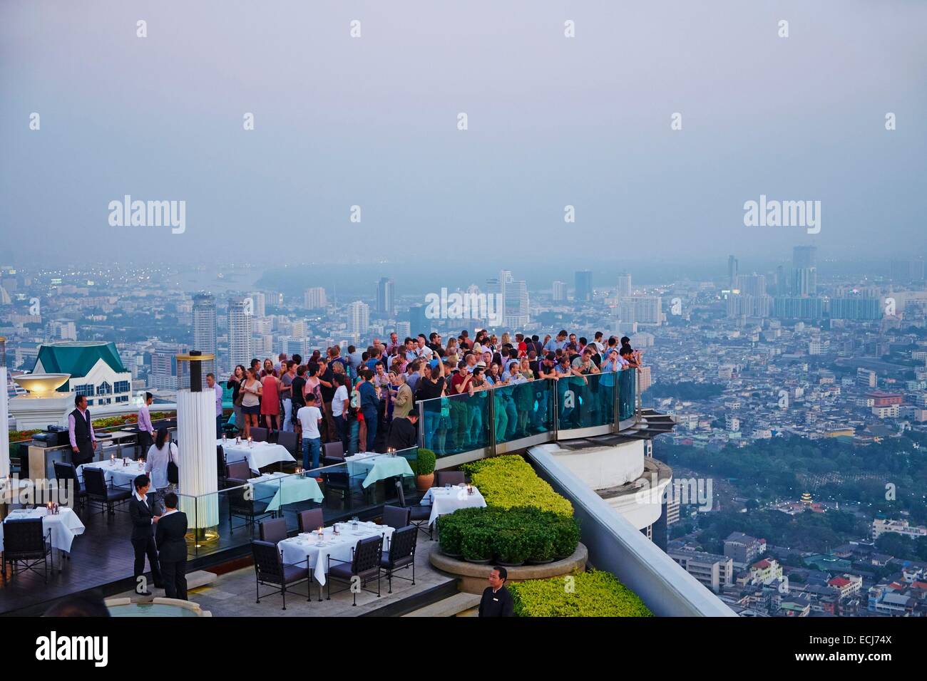 Thailand, Bangkok, Sirocco bar (Skybar) von Lebua hotel Stockfotografie ...