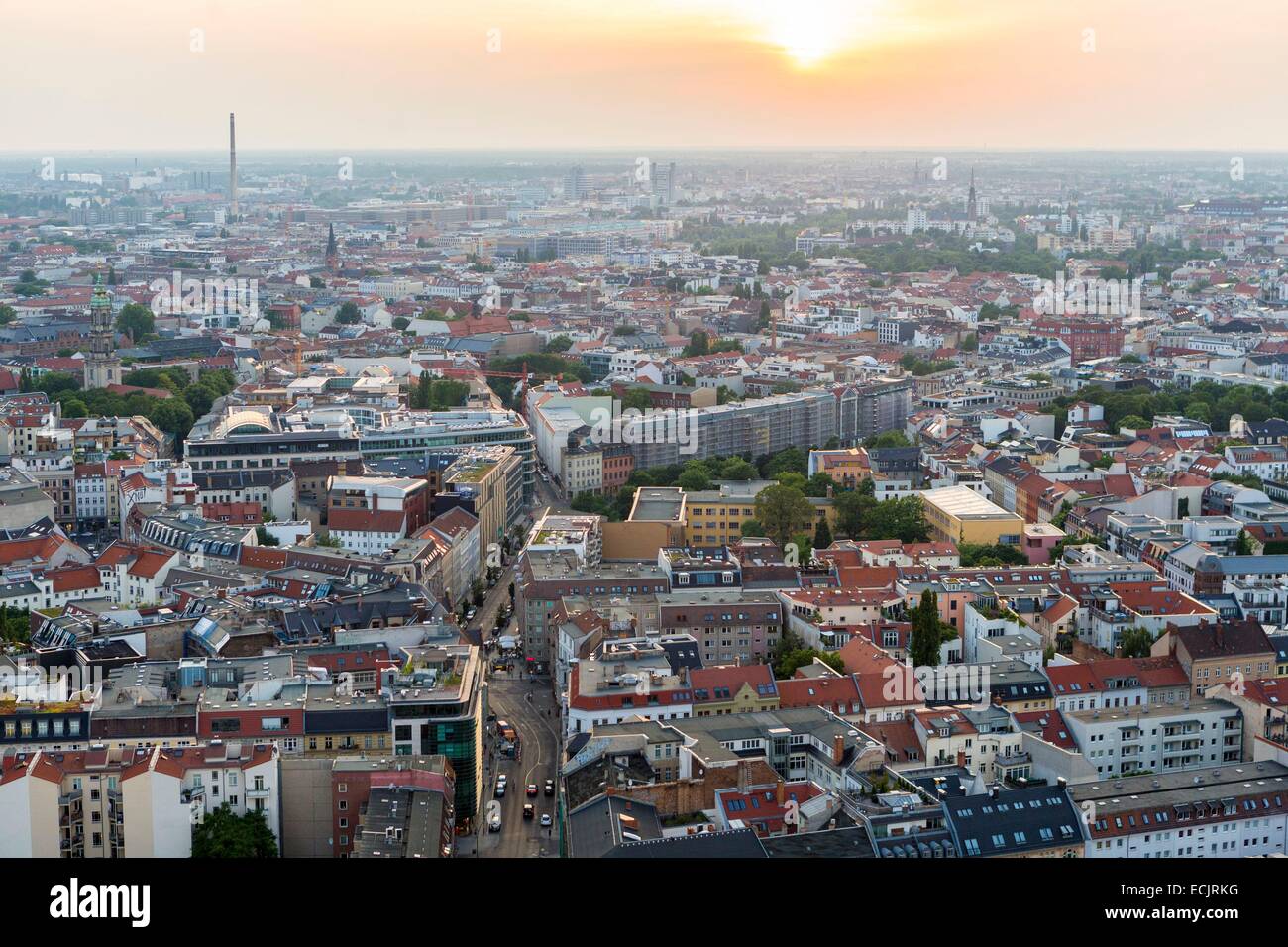 Deutschland, Berlin, Ost-Berlin, Gesamtansicht vom Fernsehturm ...