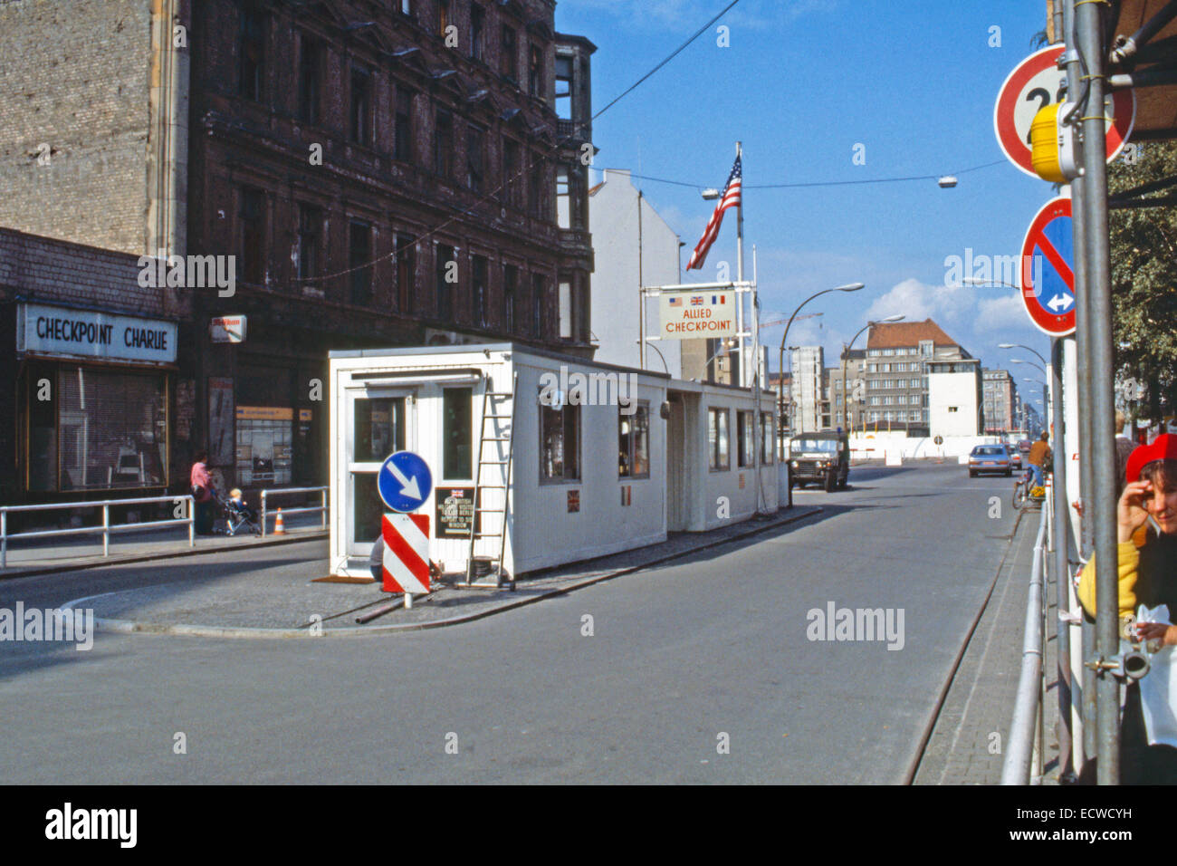 Allied checkpoint charlie -Fotos und -Bildmaterial in hoher Auflösung ...