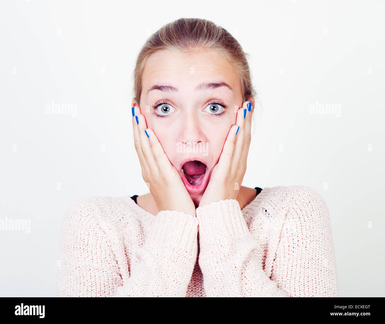 Girl fear scream -Fotos und -Bildmaterial in hoher Auflösung – Alamy