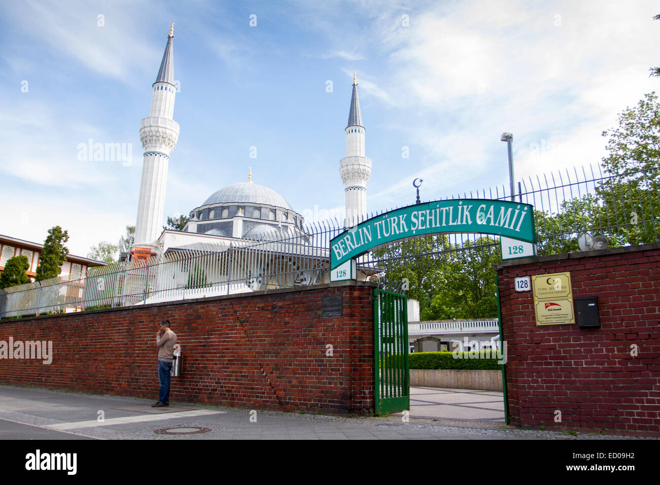 Sehitlik moschee berlin -Fotos und -Bildmaterial in hoher Auflösung – Alamy