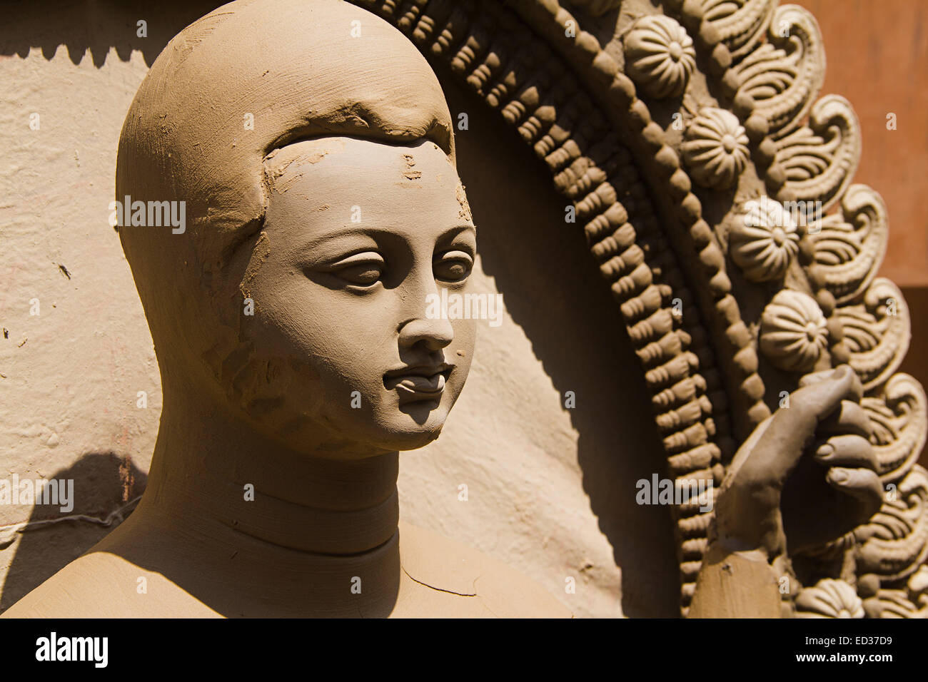 Skulptur kunstmarktstände -Fotos und -Bildmaterial in hoher Auflösung ...