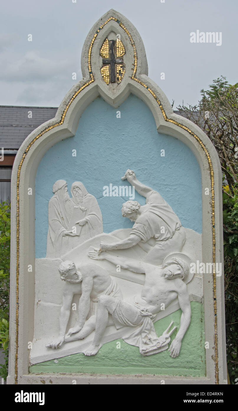 Genagelt um zu kreuzen -Fotos und -Bildmaterial in hoher Auflösung – Alamy