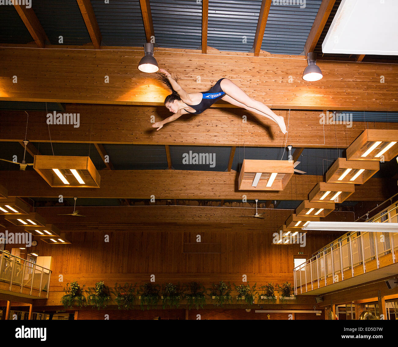 Springen fliegen -Fotos und -Bildmaterial in hoher Auflösung – Alamy