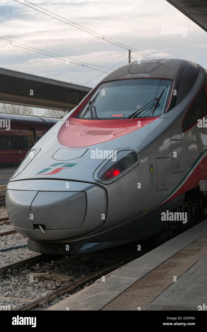 Trenitalia etr 600 -Fotos und -Bildmaterial in hoher Auflösung – Alamy