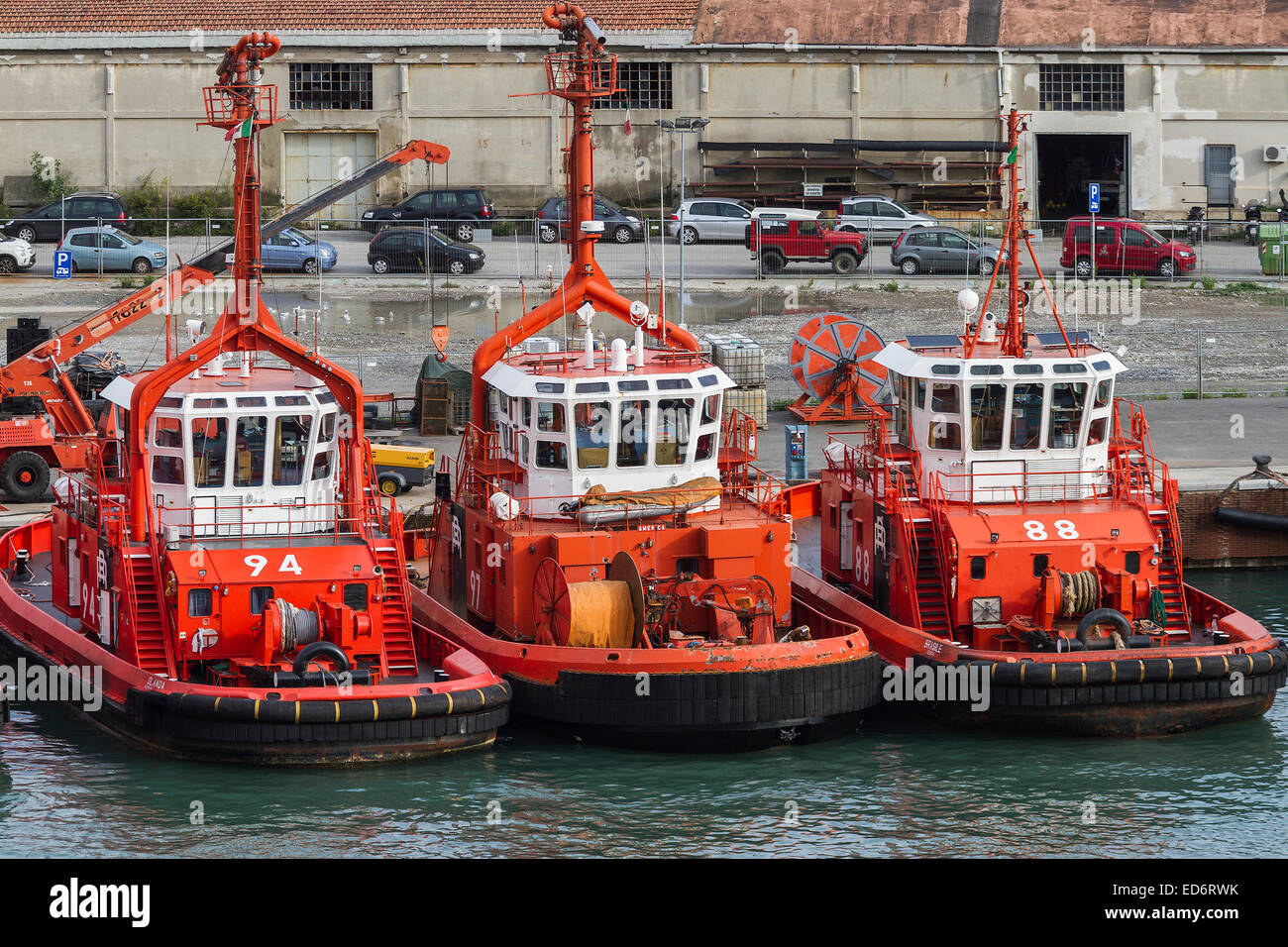 Roter schlepper -Fotos und -Bildmaterial in hoher Auflösung – Alamy