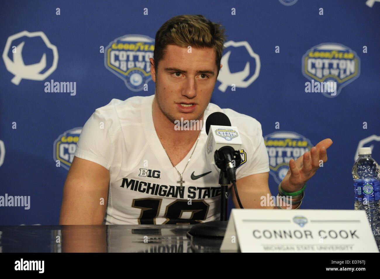 Michigan State quarterback Connor Cook Felder Fragen aus den Medien 79 ...