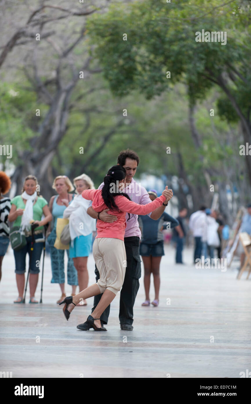 Salsa tanz -Fotos und -Bildmaterial in hoher Auflösung – Alamy