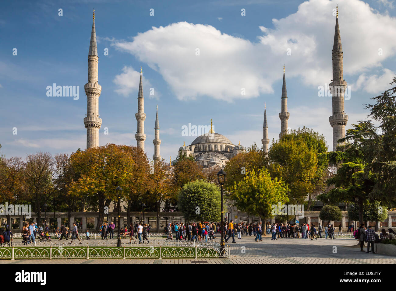 Minarette blaue moschee -Fotos und -Bildmaterial in hoher Auflösung – Alamy