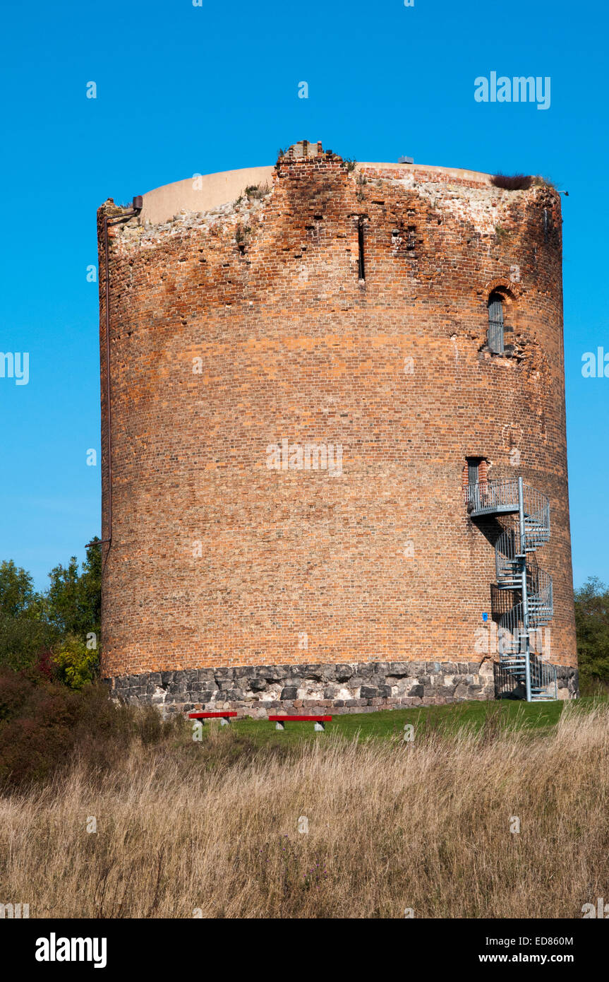 Der Bergfried der Burg Stolpe steht nach wie vor hoch oben Odra in ...
