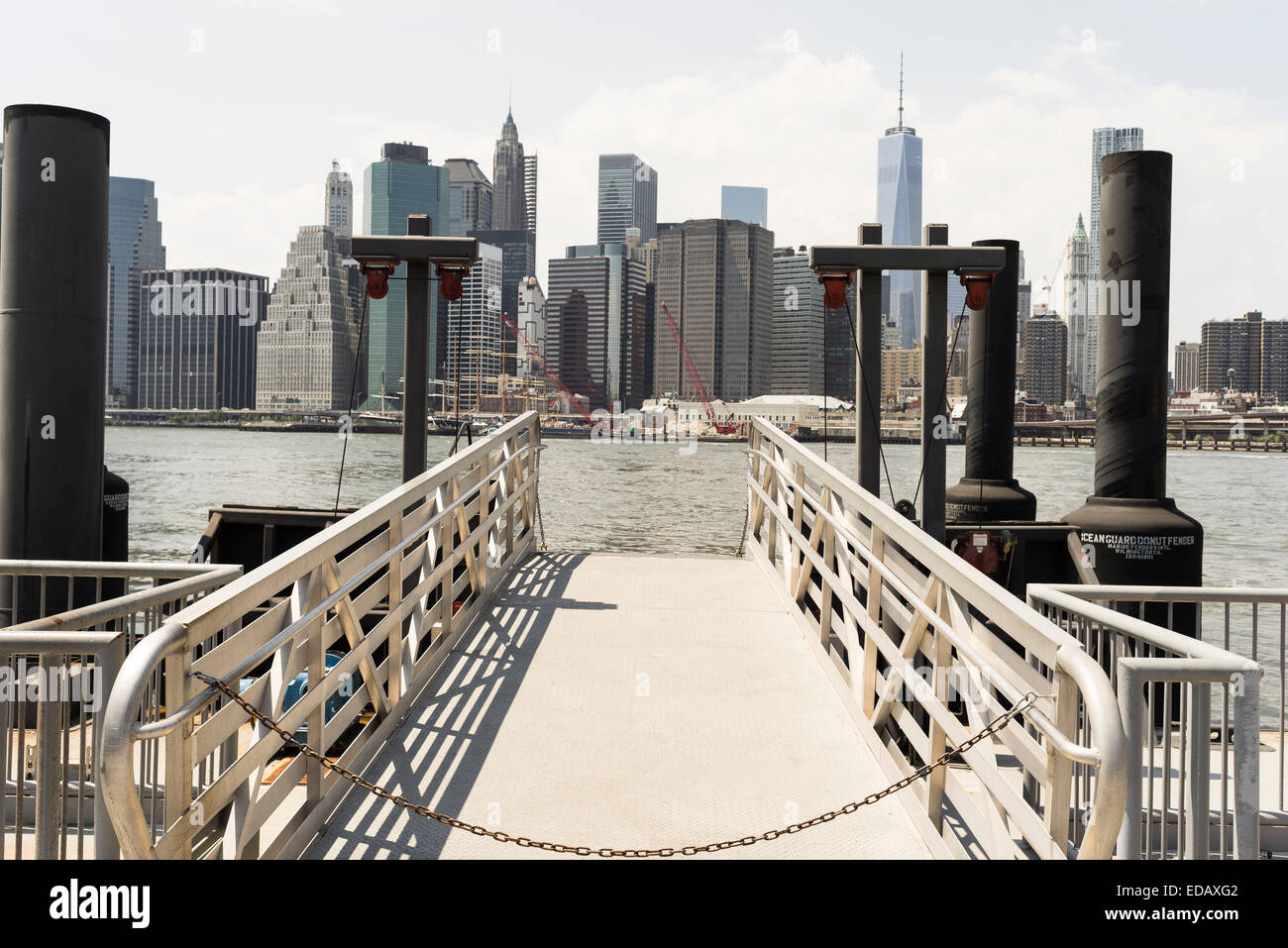 Dumbo pier -Fotos und -Bildmaterial in hoher Auflösung – Alamy