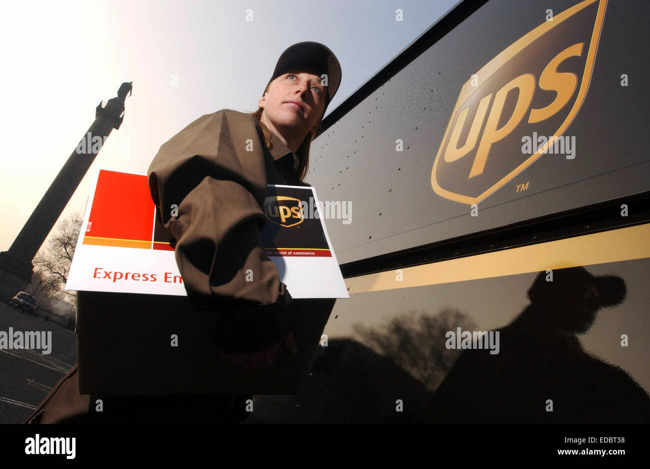 A ups parcels delivery -Fotos und -Bildmaterial in hoher Auflösung – Alamy