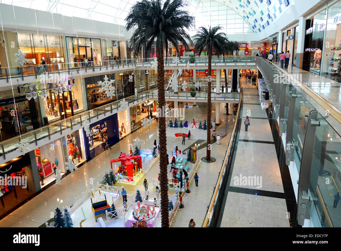 Bahrain city centre shopping mall -Fotos und -Bildmaterial in hoher ...