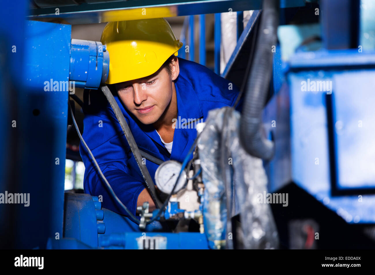 Bediener bei der arbeit -Fotos und -Bildmaterial in hoher Auflösung – Alamy